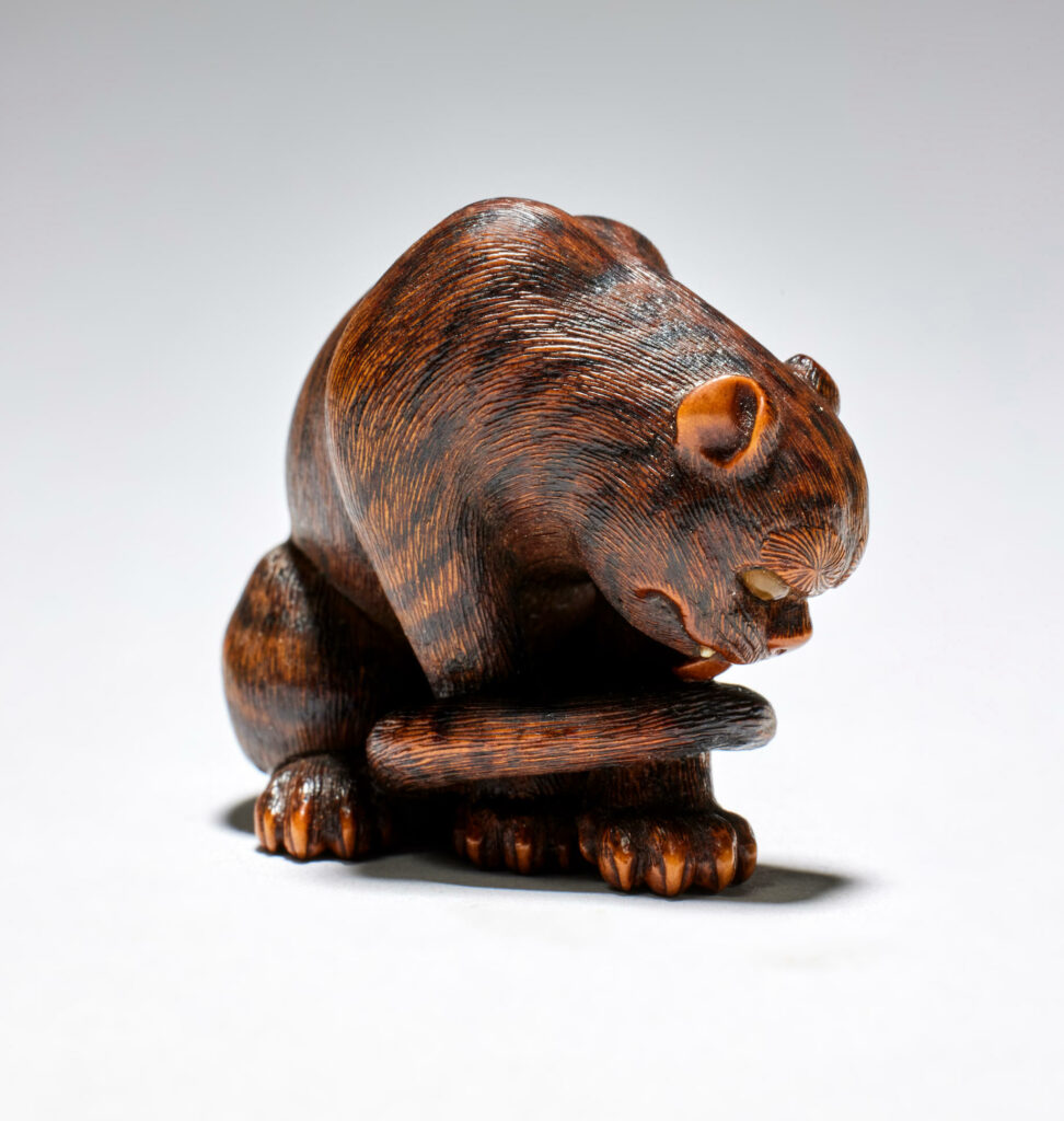 Une incroyable collection de netsuke en vente à Paris par Bonhams